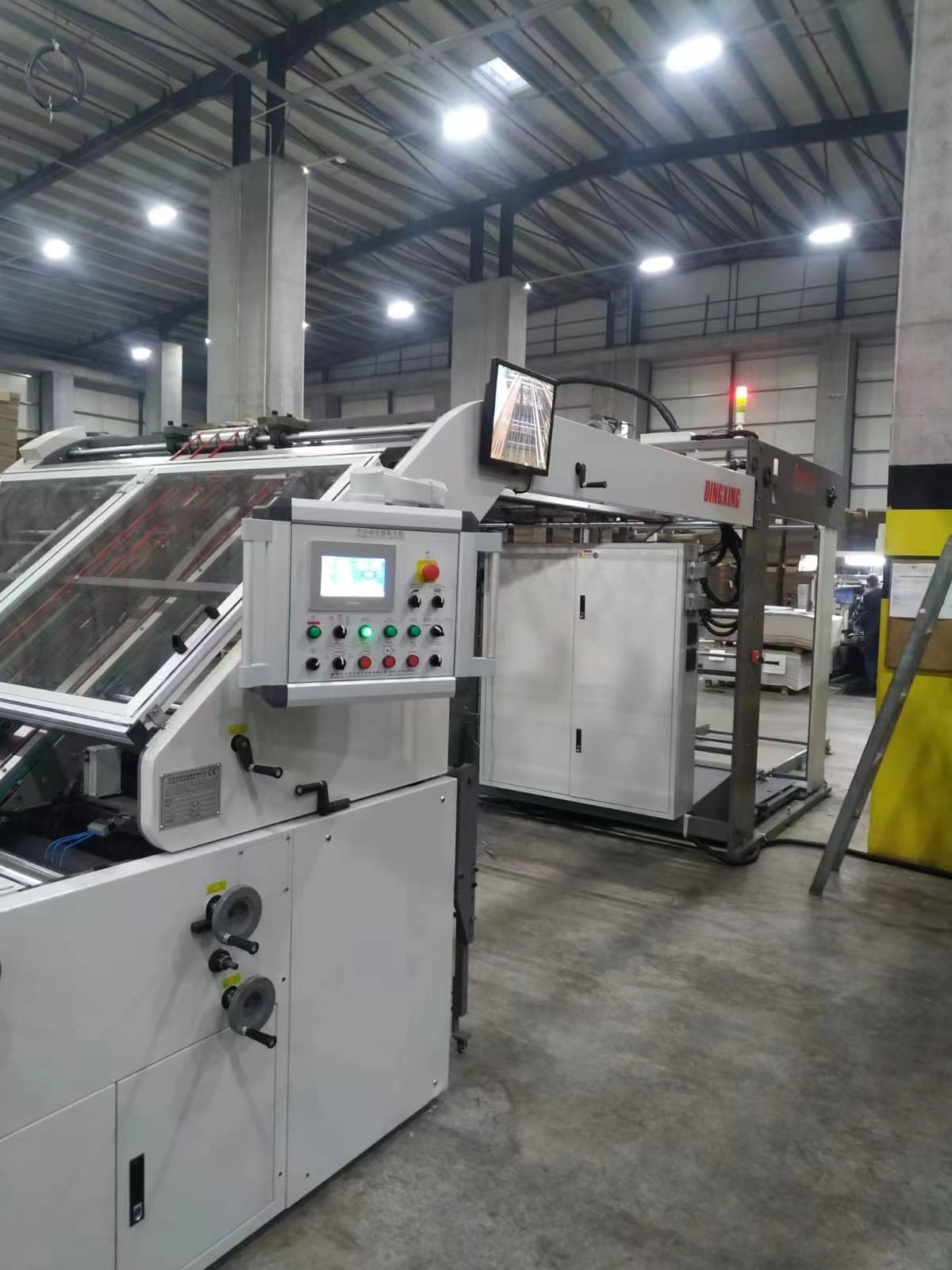 Grey Paperboard Automatic 5 Ply Flute Laminator 28KW DX-1650XL